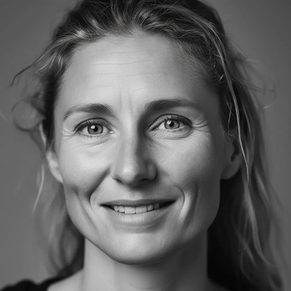 Generic Studio Portraits For Templates Midjourney Prompt | PromptBase